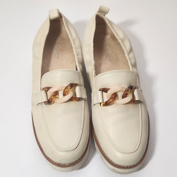 Vionic | Shoes | Womens Vionic Cynthia Leather Loafer Slip On Shoes Chain Detail Ivory Sz 75 Euc ...